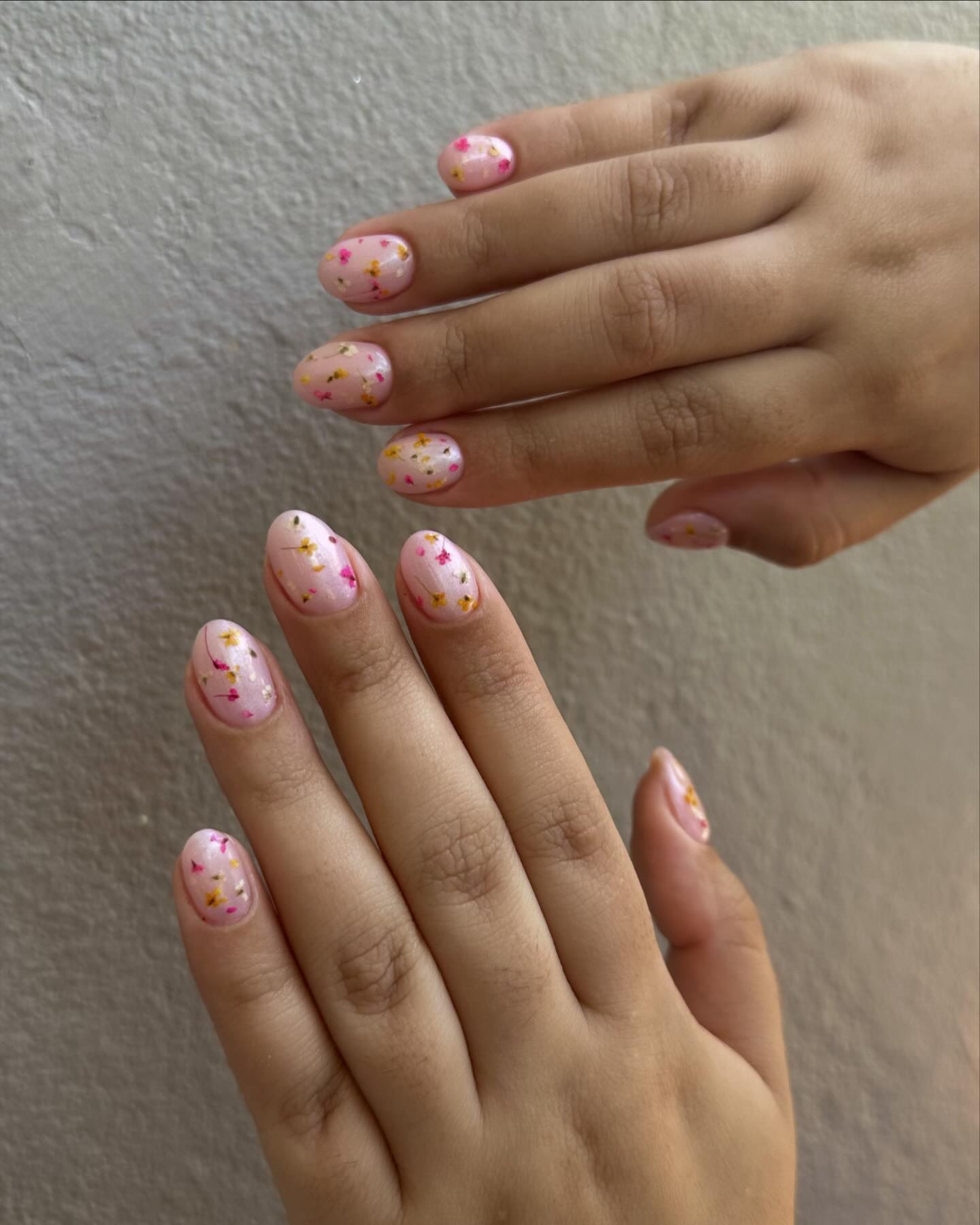 20 Summer Round Nails Ideas for 2024: Cute, Simple, Pink, Blue, and ...