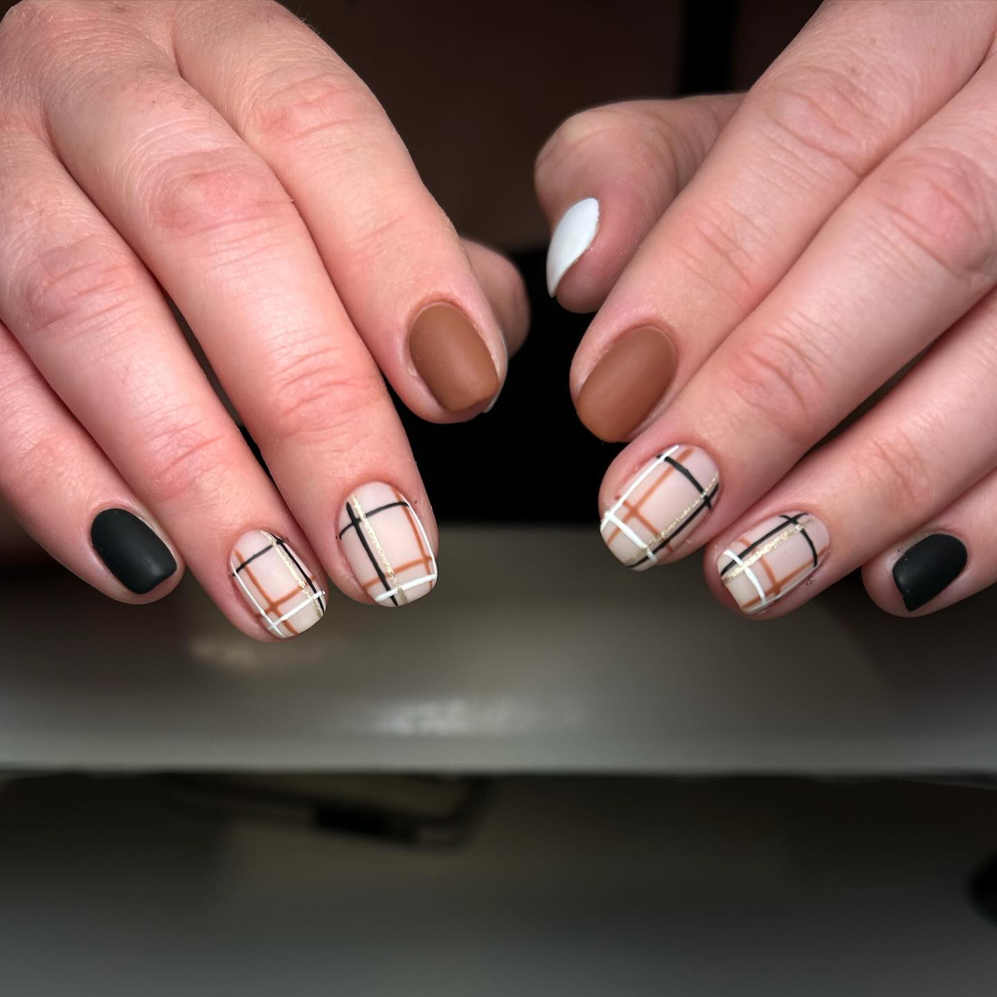 20 Cozy Fall Plaid Nail Ideas for 2024: From Short and Almond to ...
